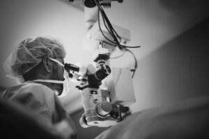 Intracapsular Cataract Extraction: Meaning, Benefits And Risks